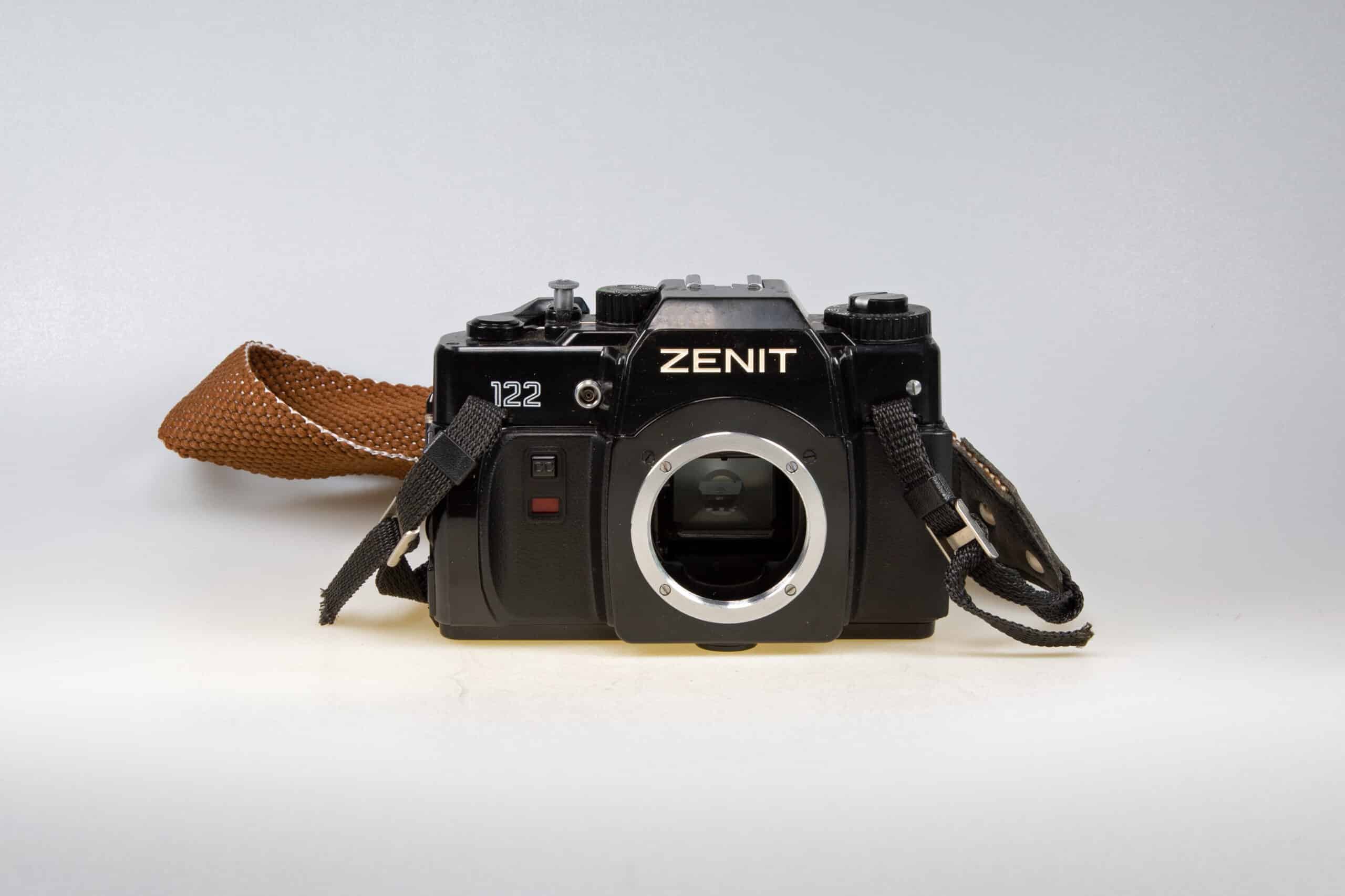 KMZ Zenit 122 - Nr. 100358 ist wieder frei - Deutsches Kameramuseum